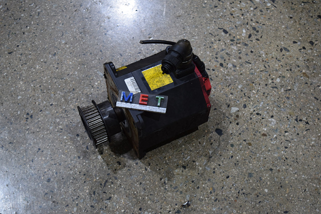 [SERVO MOTOR]FANUC AC SERVO MOTOR A06B-0243-B100 (CABLE BROKEN) A06B0243B100 (CABLE BROKEN ...
